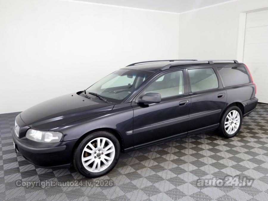 Melns Volvo V70 2004 Tallina, ar dzinēja tilpumu 2.40 L un nobraukumu 354 tūkst. km par 1499 €, foto 3 vietnē AUTOMOTO.COM.LV