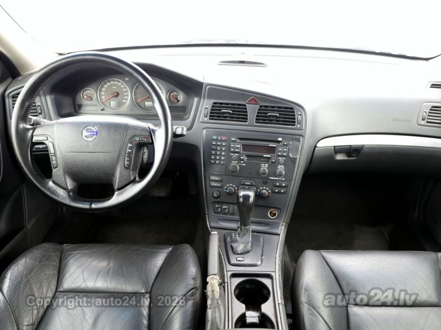 Melns Volvo V70 2004 Tallina, ar dzinēja tilpumu 2.40 L un nobraukumu 354 tūkst. km par 1499 €, foto 6 vietnē AUTOMOTO.COM.LV