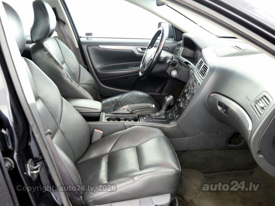 Melns Volvo V70 2004 Tallina, ar dzinēja tilpumu 2.40 L un nobraukumu 354 tūkst. km par 1499 €, foto 7 vietnē AUTOMOTO.COM.LV