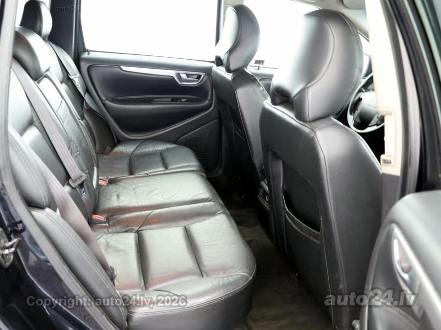 Melns Volvo V70 2004 Tallina, ar dzinēja tilpumu 2.40 L un nobraukumu 354 tūkst. km par 1499 €, foto 8 vietnē AUTOMOTO.COM.LV