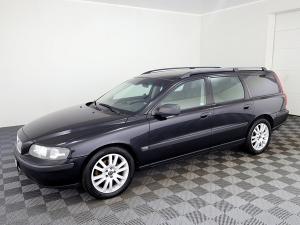 Melns Volvo V70 2004 Tallina, ar dzinēja tilpumu 2.40 L un nobraukumu 354 tūkst. km par 1499 €, foto 3 vietnē AUTOMOTO.COM.LV