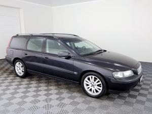 Melns Volvo V70 2004 Tallina, ar dzinēja tilpumu 2.40 L un nobraukumu 354 tūkst. km par 1499 €, foto 9 vietnē AUTOMOTO.COM.LV