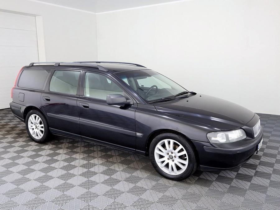 Melns Volvo V70 2004 Tallina, ar dzinēja tilpumu 2.40 L un nobraukumu 354 tūkst. km par 1499 €, foto 9 vietnē AUTOMOTO.COM.LV