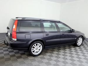 Melns Volvo V70 2004 Tallina, ar dzinēja tilpumu 2.40 L un nobraukumu 354 tūkst. km par 1499 €, foto 11 vietnē AUTOMOTO.COM.LV