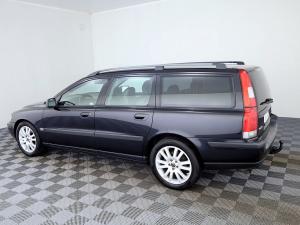 Melns Volvo V70 2004 Tallina, ar dzinēja tilpumu 2.40 L un nobraukumu 354 tūkst. km par 1499 €, foto 12 vietnē AUTOMOTO.COM.LV