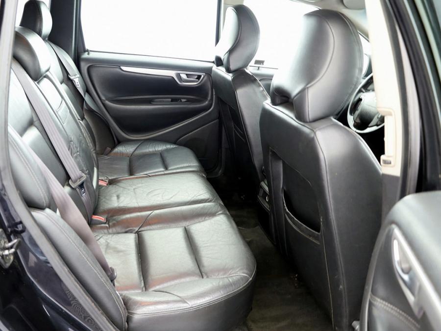 Melns Volvo V70 2004 Tallina, ar dzinēja tilpumu 2.40 L un nobraukumu 354 tūkst. km par 1499 €, foto 15 vietnē AUTOMOTO.COM.LV