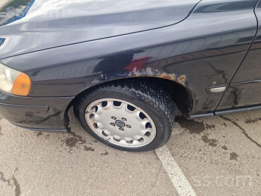 Черный Вольво В70 2004 в Рига, объемом двигателя 2.40 л и пробегом 310 тыс. км за 1050 €, фото 5 на AUTOMOTO.COM.LV