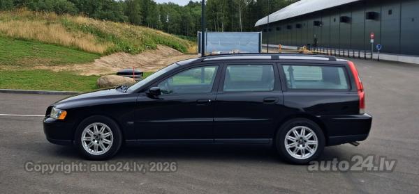 Melns Volvo V70 2004 Paide, ar dzinēja tilpumu 2.40 L un nobraukumu 349 tūkst. km par 3450 €, foto 4 vietnē AUTOMOTO.COM.LV