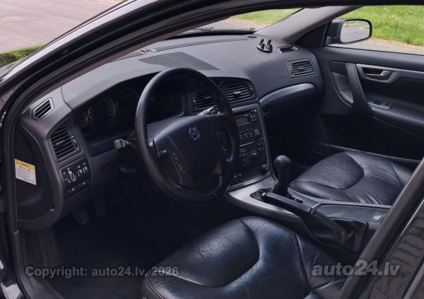Melns Volvo V70 2004 Paide, ar dzinēja tilpumu 2.40 L un nobraukumu 349 tūkst. km par 3450 €, foto 7 vietnē AUTOMOTO.COM.LV