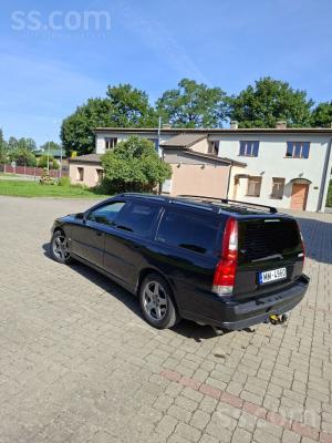 Melns Volvo V70 2004 Liepāja, ar dzinēja tilpumu 2.40 L un nobraukumu 528 tūkst. km par 1450 €, foto 4 vietnē AUTOMOTO.COM.LV