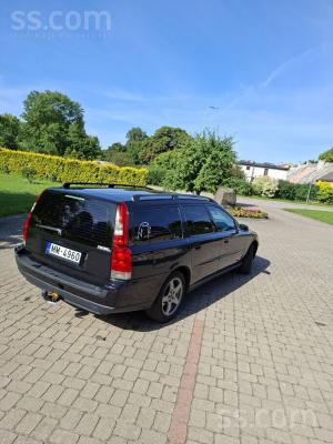 Melns Volvo V70 2004 Liepāja, ar dzinēja tilpumu 2.40 L un nobraukumu 528 tūkst. km par 1450 €, foto 5 vietnē AUTOMOTO.COM.LV