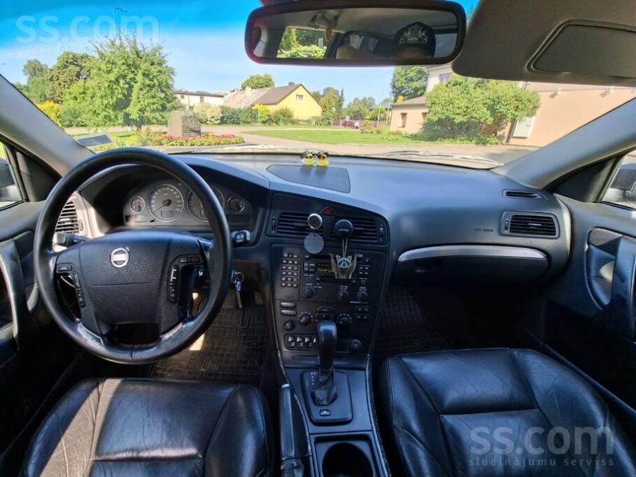 Melns Volvo V70 2004 Liepāja, ar dzinēja tilpumu 2.40 L un nobraukumu 528 tūkst. km par 1450 €, foto 8 vietnē AUTOMOTO.COM.LV