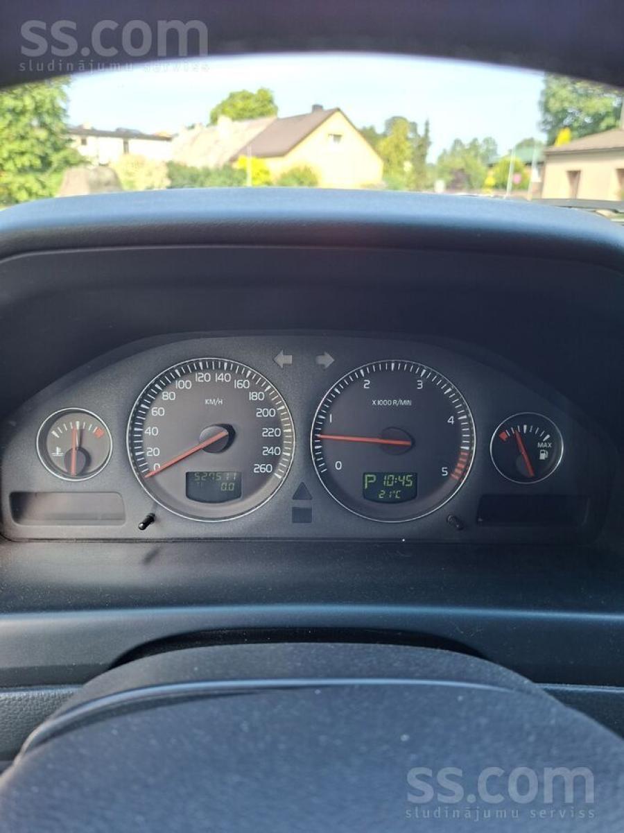 Melns Volvo V70 2004 Liepāja, ar dzinēja tilpumu 2.40 L un nobraukumu 528 tūkst. km par 1450 €, foto 9 vietnē AUTOMOTO.COM.LV