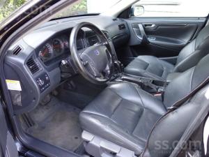 Black Volvo V70 2004 in Riga, with an engine capacity of 2.40 L and mileage of 347 thousand km for 2150 €, photo 7 on AUTOMOTO.COM.LV