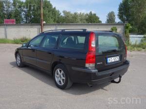 Black Volvo V70 2004 in Riga, with an engine capacity of 2.40 L and mileage of 347 thousand km for 2150 €, photo 15 on AUTOMOTO.COM.LV