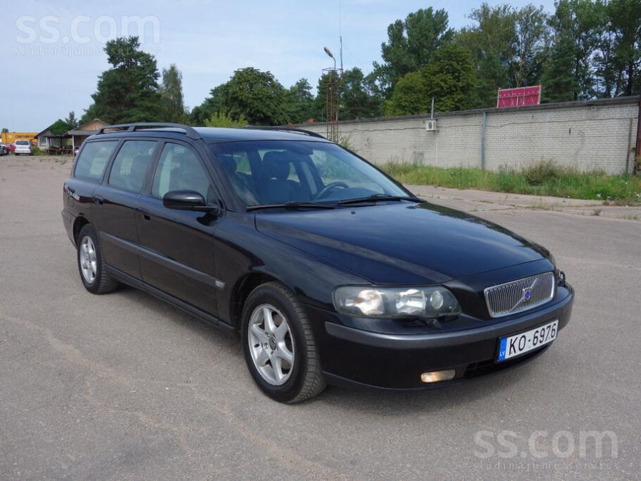 Black Volvo V70 2004 in Riga, with an engine capacity of 2.40 L and mileage of 347 thousand km for 2150 €, photo 17 on AUTOMOTO.COM.LV
