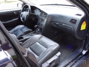 Black Volvo V70 2004 in Riga, with an engine capacity of 2.40 L and mileage of 347 thousand km for 2150 €, photo 18 on AUTOMOTO.COM.LV