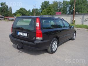 Black Volvo V70 2004 in Riga, with an engine capacity of 2.40 L and mileage of 347 thousand km for 2150 €, photo 27 on AUTOMOTO.COM.LV