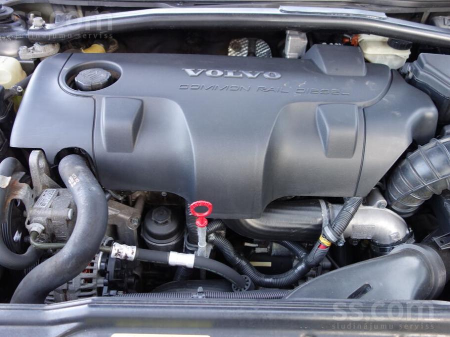 Black Volvo V70 2004 in Riga, with an engine capacity of 2.40 L and mileage of 347 thousand km for 2150 €, photo 31 on AUTOMOTO.COM.LV