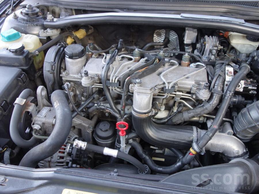 Black Volvo V70 2004 in Riga, with an engine capacity of 2.40 L and mileage of 347 thousand km for 2150 €, photo 32 on AUTOMOTO.COM.LV