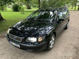 Melns Volvo V70 2004 Jelgava, ar dzinēja tilpumu 2.40 L un nobraukumu 407 tūkst. km par 2950 €, foto 4 vietnē AUTOMOTO.COM.LV