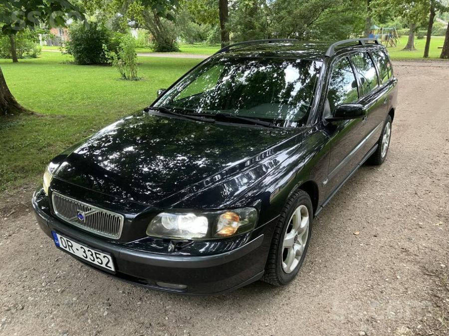 Melns Volvo V70 2004 Jelgava, ar dzinēja tilpumu 2.40 L un nobraukumu 407 tūkst. km par 2950 €, foto 4 vietnē AUTOMOTO.COM.LV