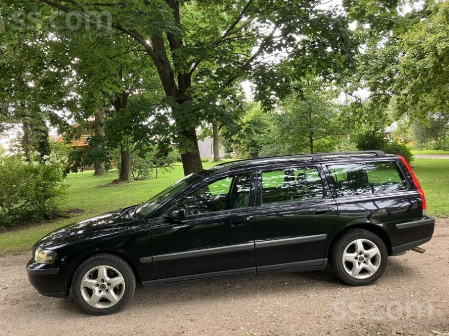 Melns Volvo V70 2004 Jelgava, ar dzinēja tilpumu 2.40 L un nobraukumu 407 tūkst. km par 2950 €, foto 6 vietnē AUTOMOTO.COM.LV