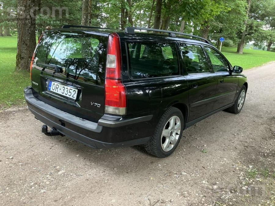 Melns Volvo V70 2004 Jelgava, ar dzinēja tilpumu 2.40 L un nobraukumu 407 tūkst. km par 2950 €, foto 8 vietnē AUTOMOTO.COM.LV