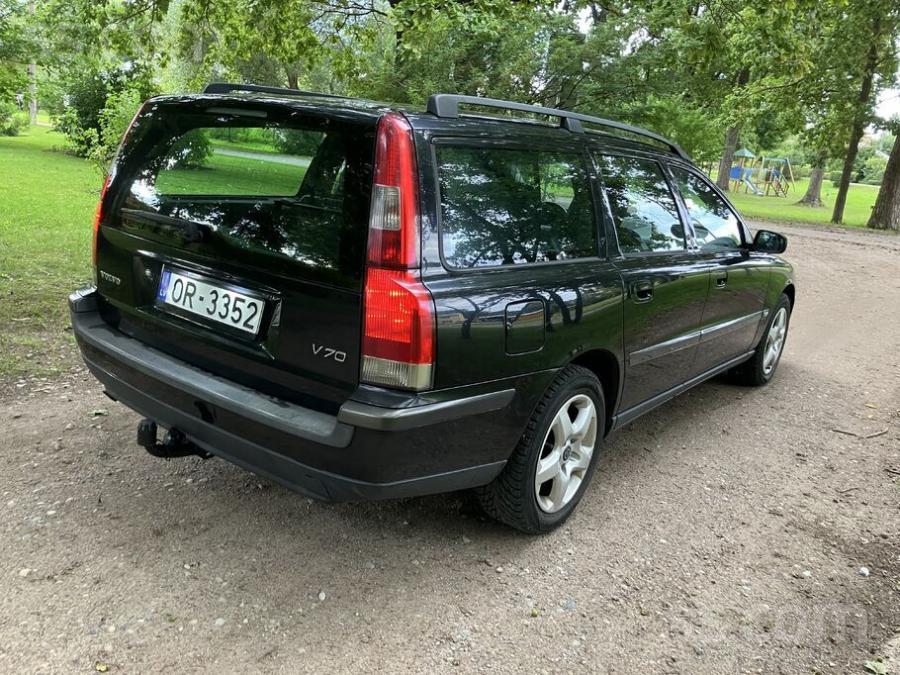 Melns Volvo V70 2004 Jelgava, ar dzinēja tilpumu 2.40 L un nobraukumu 407 tūkst. km par 2950 €, foto 10 vietnē AUTOMOTO.COM.LV