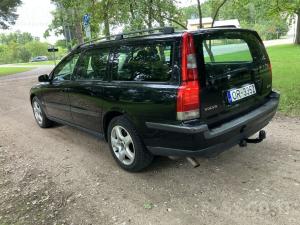 Melns Volvo V70 2004 Jelgava, ar dzinēja tilpumu 2.40 L un nobraukumu 407 tūkst. km par 2950 €, foto 11 vietnē AUTOMOTO.COM.LV