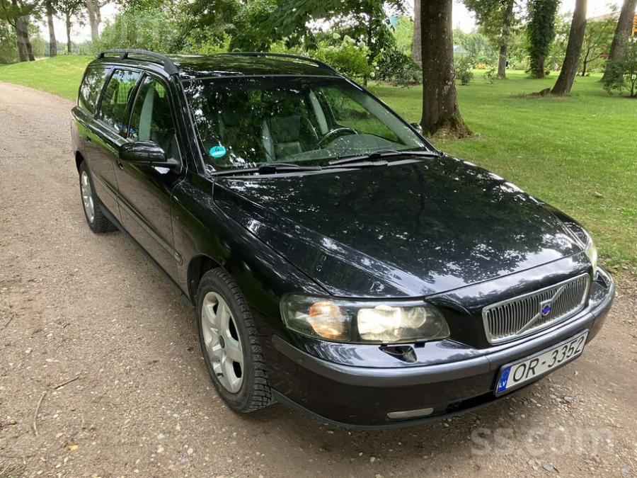 Melns Volvo V70 2004 Jelgava, ar dzinēja tilpumu 2.40 L un nobraukumu 407 tūkst. km par 2950 €, foto 13 vietnē AUTOMOTO.COM.LV