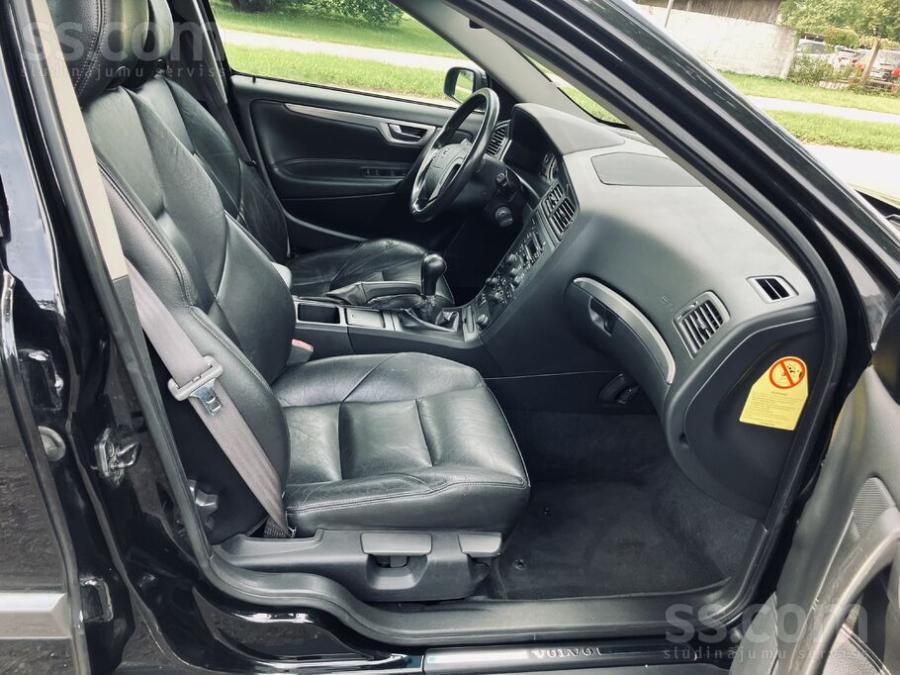 Melns Volvo V70 2004 Jelgava, ar dzinēja tilpumu 2.40 L un nobraukumu 407 tūkst. km par 2950 €, foto 15 vietnē AUTOMOTO.COM.LV