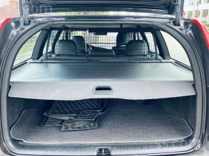 Melns Volvo V70 2004 Jelgava, ar dzinēja tilpumu 2.40 L un nobraukumu 407 tūkst. km par 2950 €, foto 19 vietnē AUTOMOTO.COM.LV