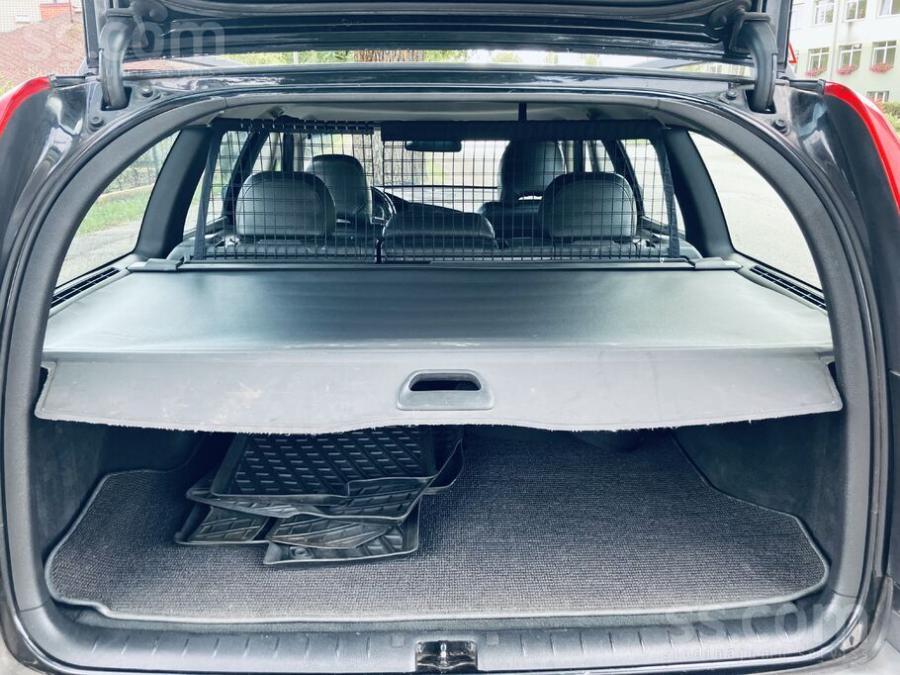 Melns Volvo V70 2004 Jelgava, ar dzinēja tilpumu 2.40 L un nobraukumu 407 tūkst. km par 2950 €, foto 19 vietnē AUTOMOTO.COM.LV