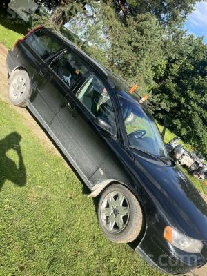 Melns Volvo V70 2004 Cēsis, ar dzinēja tilpumu 2.40 L un nobraukumu 387 tūkst. km par 800 €, foto 3 vietnē AUTOMOTO.COM.LV