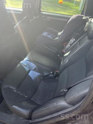 Melns Volvo V70 2004 Cēsis, ar dzinēja tilpumu 2.40 L un nobraukumu 387 tūkst. km par 800 €, foto 8 vietnē AUTOMOTO.COM.LV