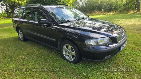 Black Volvo V70 2004 in Tallinn, with an engine capacity of 2.40 L and mileage of 410 thousand km for 1800 €, photo 1 on AUTOMOTO.COM.LV