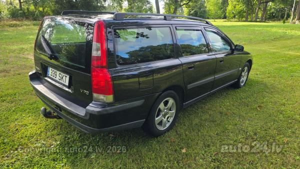 Black Volvo V70 2004 in Tallinn, with an engine capacity of 2.40 L and mileage of 410 thousand km for 1800 €, photo 3 on AUTOMOTO.COM.LV