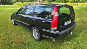 Melns Volvo V70 2004 Tallina, ar dzinēja tilpumu 2.40 L un nobraukumu 410 tūkst. km par 1800 €, foto 4 vietnē AUTOMOTO.COM.LV