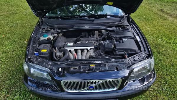 Black Volvo V70 2004 in Tallinn, with an engine capacity of 2.40 L and mileage of 410 thousand km for 1800 €, photo 7 on AUTOMOTO.COM.LV