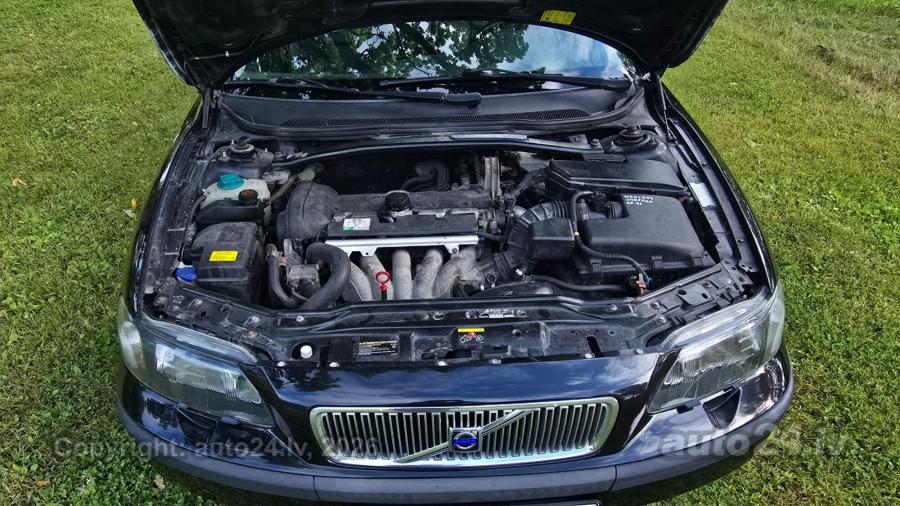 Melns Volvo V70 2004 Tallina, ar dzinēja tilpumu 2.40 L un nobraukumu 410 tūkst. km par 1800 €, foto 7 vietnē AUTOMOTO.COM.LV