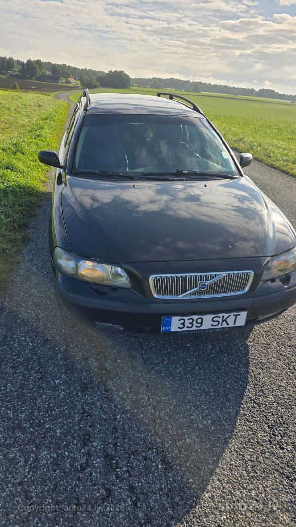 Black Volvo V70 2004 in Tallinn, with an engine capacity of 2.40 L and mileage of 410 thousand km for 1800 €, photo 11 on AUTOMOTO.COM.LV