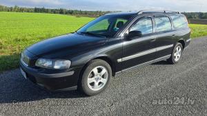 Melns Volvo V70 2004 Tallina, ar dzinēja tilpumu 2.40 L un nobraukumu 410 tūkst. km par 1800 €, foto 13 vietnē AUTOMOTO.COM.LV