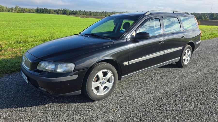 Melns Volvo V70 2004 Tallina, ar dzinēja tilpumu 2.40 L un nobraukumu 410 tūkst. km par 1800 €, foto 13 vietnē AUTOMOTO.COM.LV