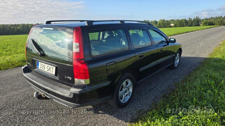 Melns Volvo V70 2004 Tallina, ar dzinēja tilpumu 2.40 L un nobraukumu 410 tūkst. km par 1800 €, foto 15 vietnē AUTOMOTO.COM.LV