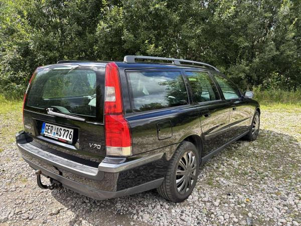 Черный Вольво В70 2004 в Вильнюс, объемом двигателя 2.40 л и пробегом 299 тыс. км за 2600 €, фото 4 на AUTOMOTO.COM.LV