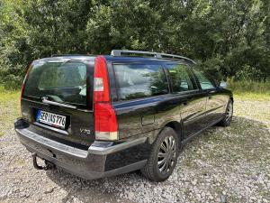 Melns Volvo V70 2004 Viļņa, ar dzinēja tilpumu 2.40 L un nobraukumu 299 tūkst. km par 2600 €, foto 4 vietnē AUTOMOTO.COM.LV