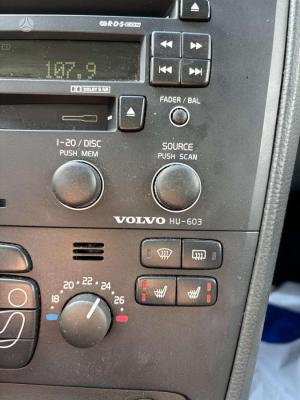 Melns Volvo V70 2004 Viļņa, ar dzinēja tilpumu 2.40 L un nobraukumu 299 tūkst. km par 2600 €, foto 15 vietnē AUTOMOTO.COM.LV