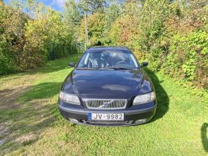 Black Volvo V70 2004 in Riga, with an engine capacity of 2.40 L and mileage of 388 thousand km for 1100 €, photo 3 on AUTOMOTO.COM.LV
