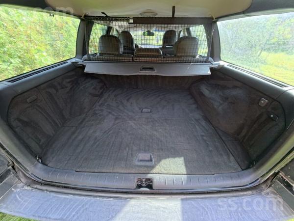 Black Volvo V70 2004 in Riga, with an engine capacity of 2.40 L and mileage of 388 thousand km for 1100 €, photo 10 on AUTOMOTO.COM.LV
